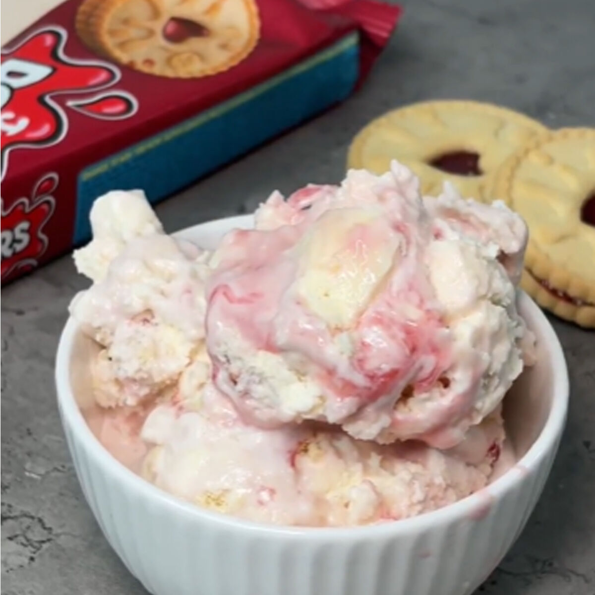 Jammy Dodger Ice Cream | Recipes | Cuisinart