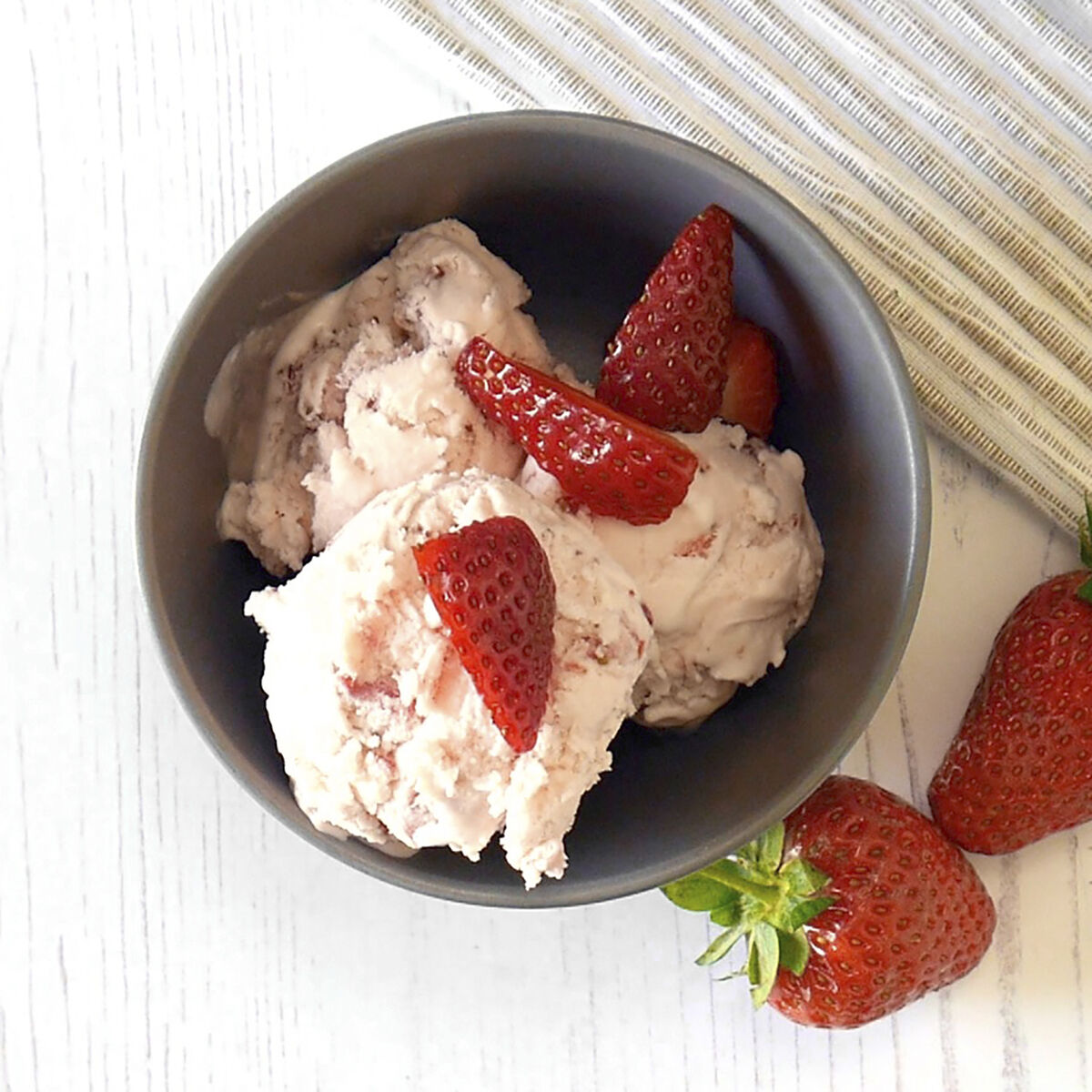 Fresh Strawberry Ice Cream - Recipes - Cuisinart